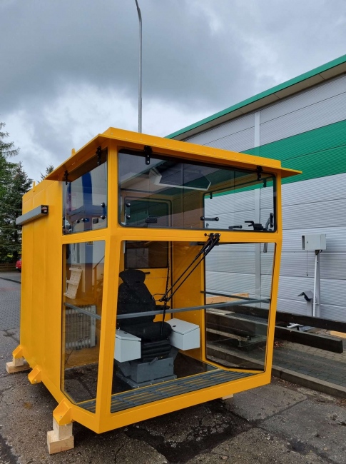 Crane cabin