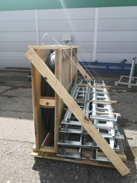 Cable drag chains - modern crane feeding system