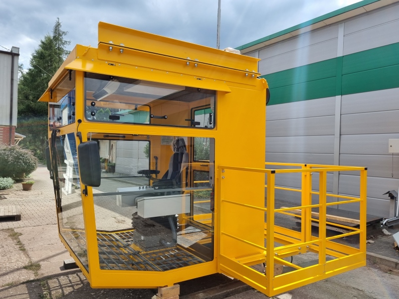 Crane cabin for container crane